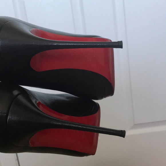 Christian Louboutin | Shoes | Christian Louboutin Black Filo 2 Euc ...